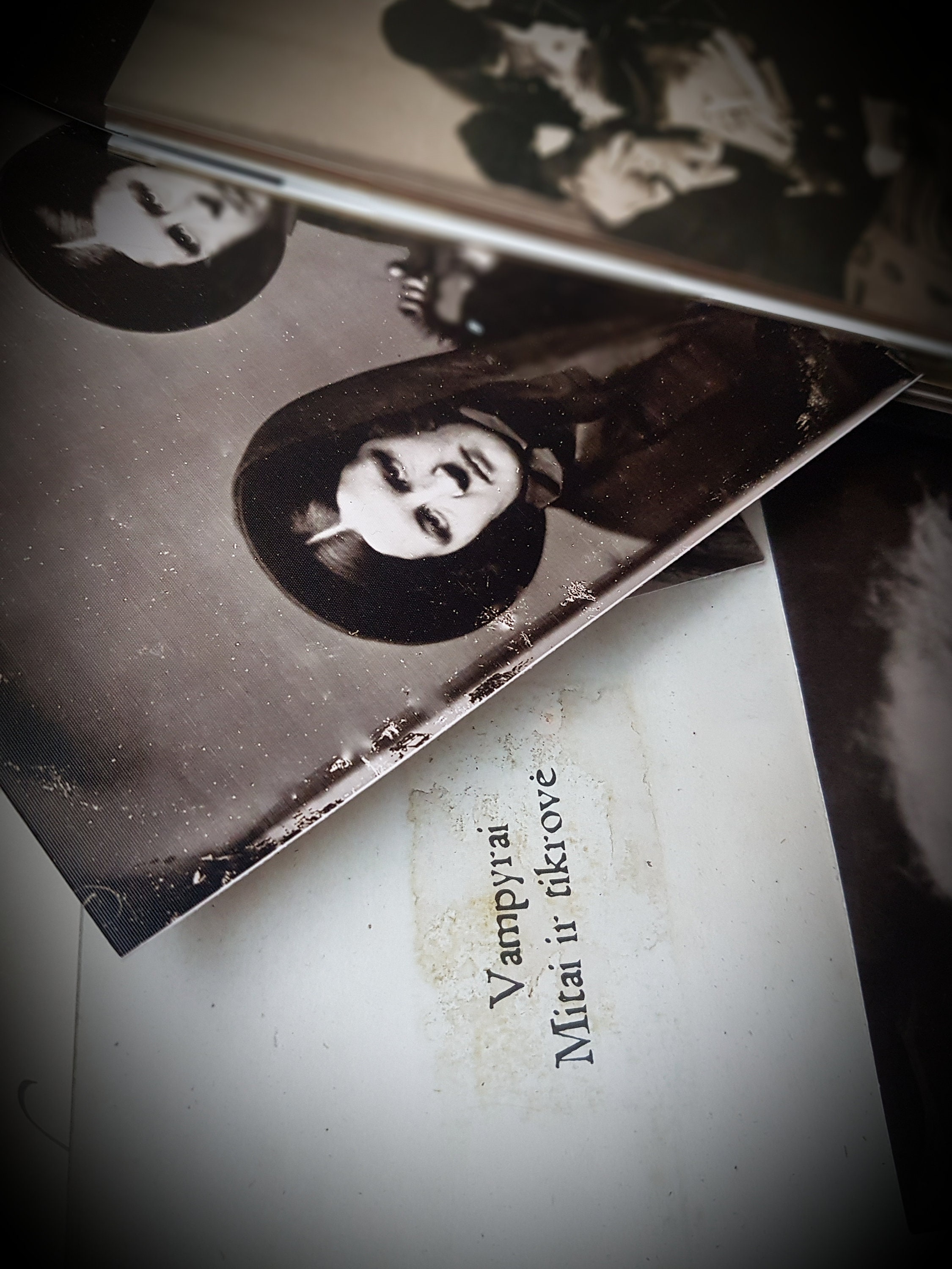 VAMPIRE TEARS CANDLES set of 4 blood crying candles vampire | Etsy