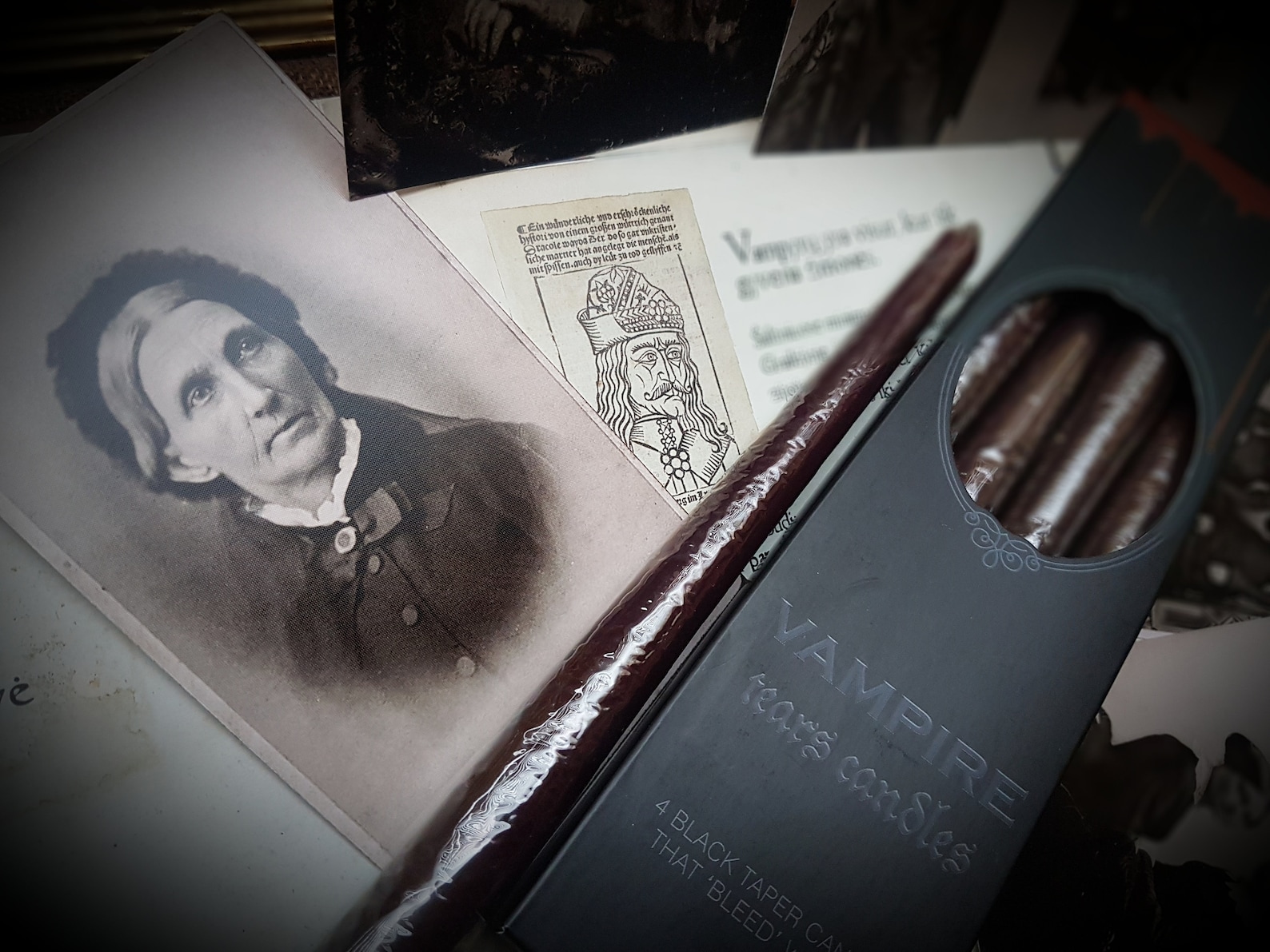 VAMPIRE TEARS CANDLES set of 4 blood crying candles vampire | Etsy