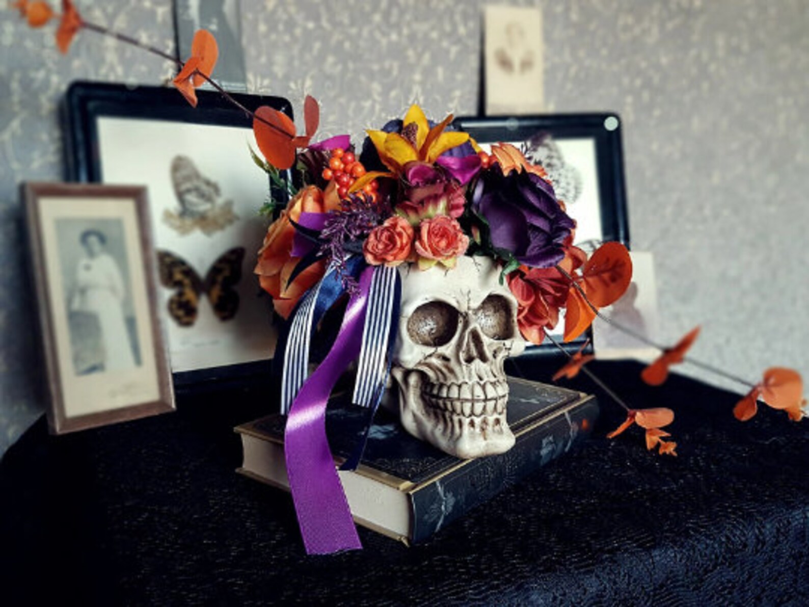 SKULL FLOWER BOUQUET, Gothic Art, Gothic Flower Arrangement, Halloween ...