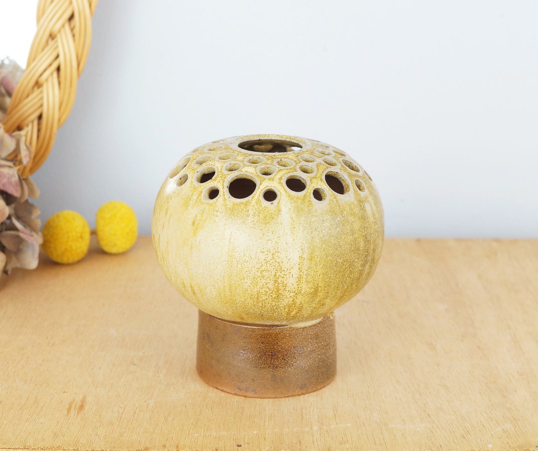 Vintage 70s Sandstone Flower Spikes, Vintage Vase - Etsy