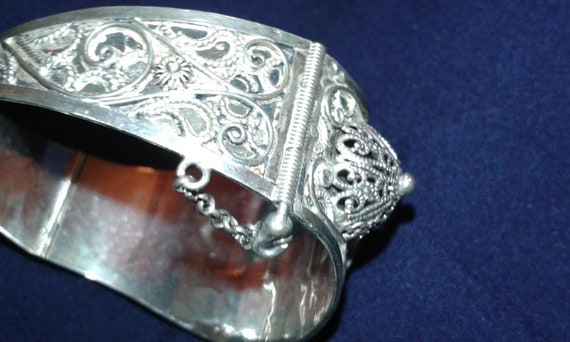 Antique silver filigree Indian hinged bangle set with… - Gem