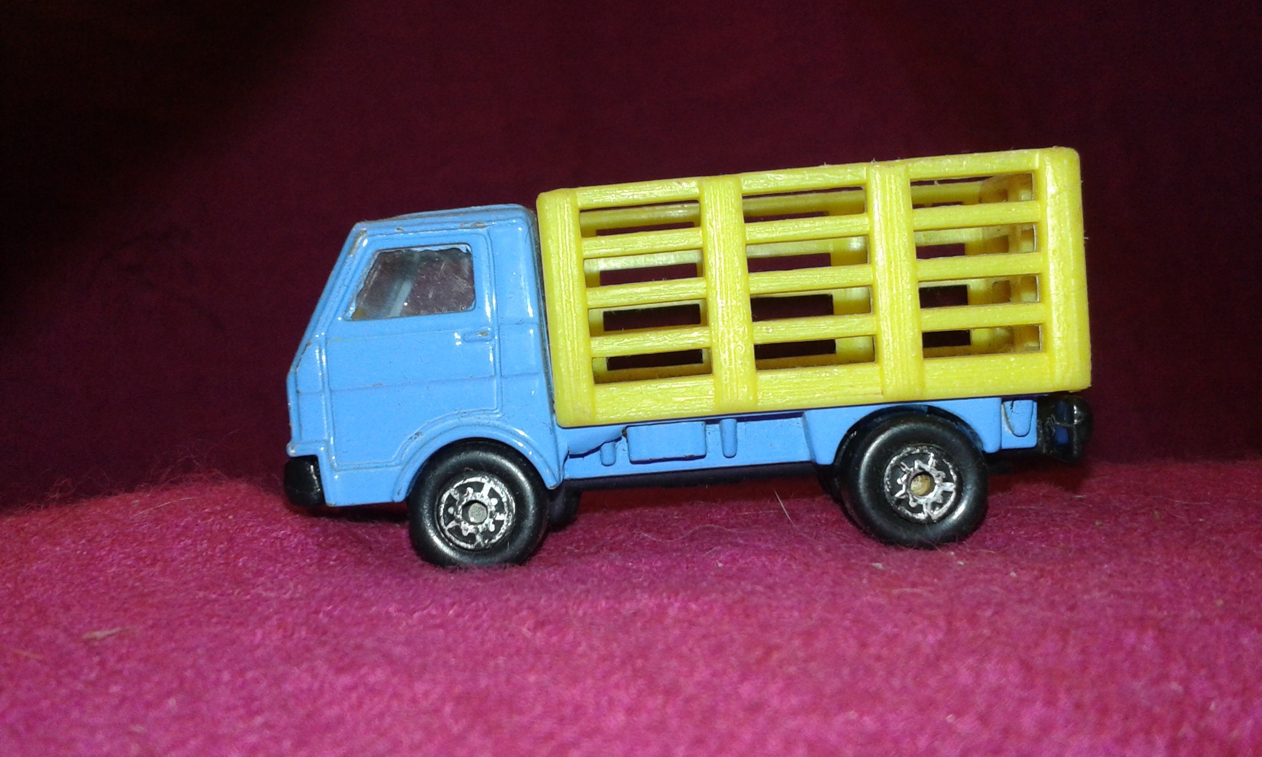 Maisto 1980s Die Cast Model Lorry Flatbed European Style - Handpainted ...