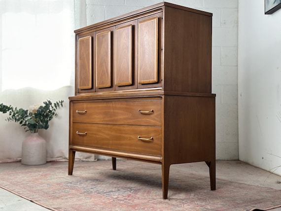 Broyhill gentleman's chest store