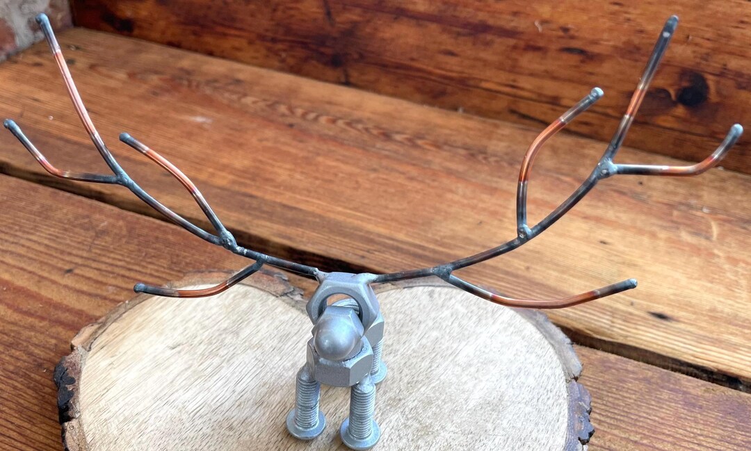 Metal Art Reindeer Figurine, Nut and Bolt Animal, Christmas Reindeer ...