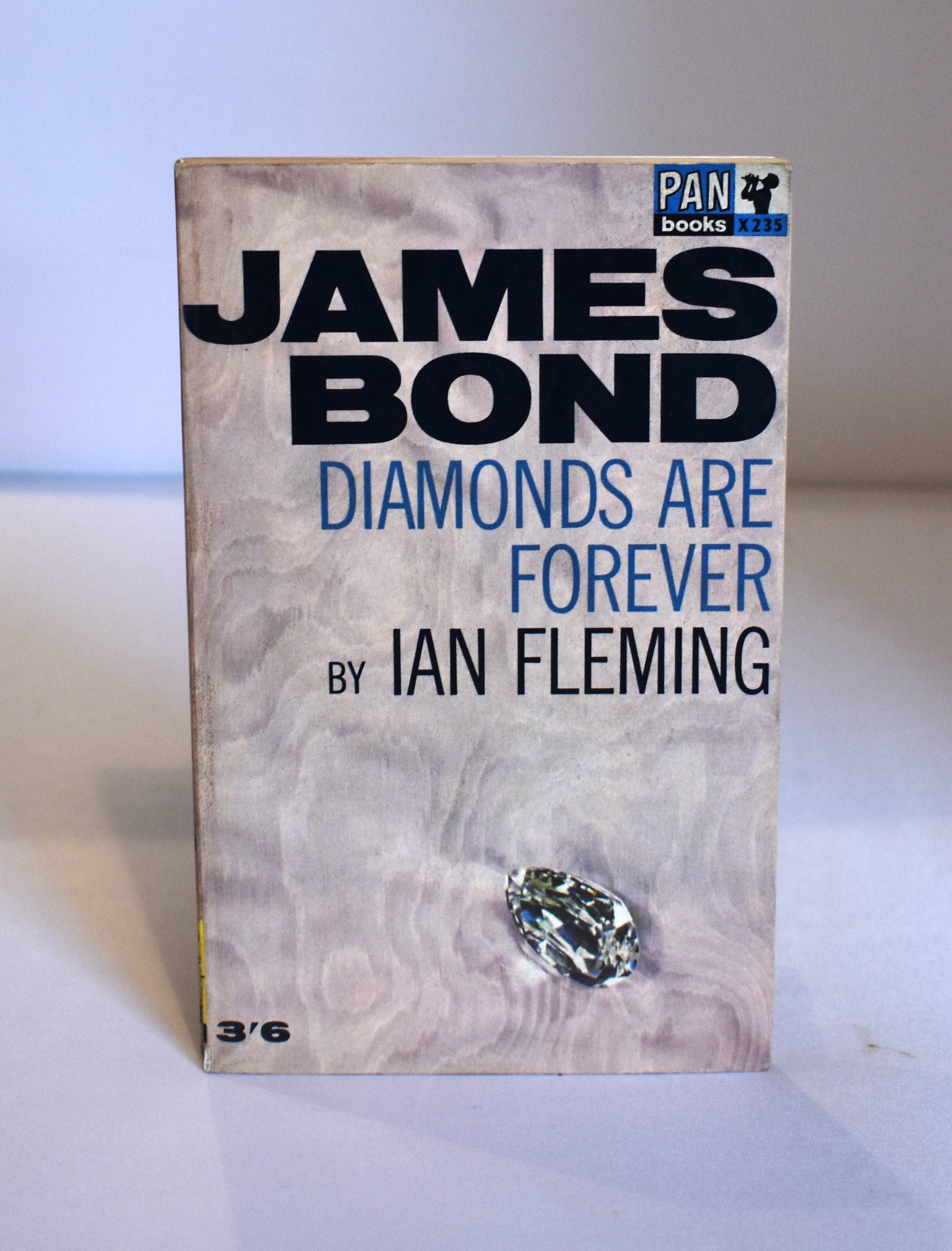 Ian Fleming. Diamonds Are Forever (1963) Vintage Pan Paperback. James ...