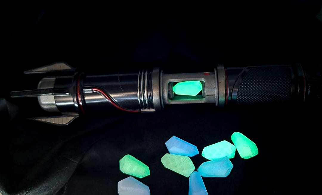 Glow-in-the-dark Kyber Crystals: Collectible Display Set (5 per Order ...