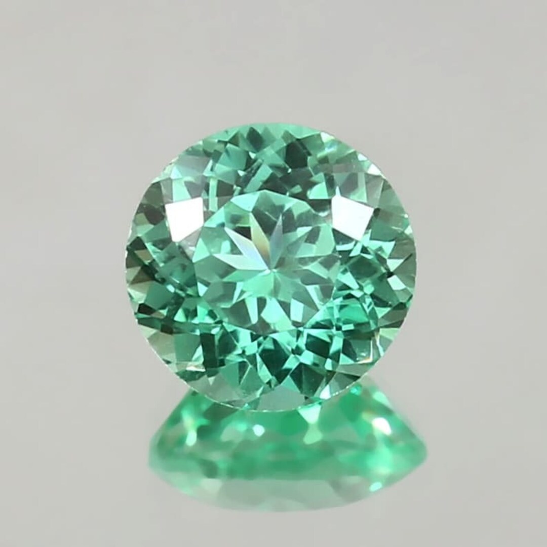 Amazing 9x9 MM Ravishing Color & Luster Flawless Ceylon Green Sapphire 6.30 Ct Loose Round Cut ...