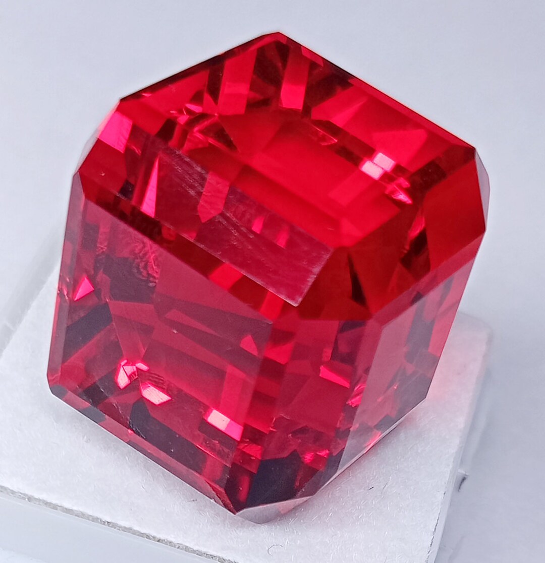 Red Cube 66.30CT Natural Red Topaz Loose Gemstone Red Color Cube Shape ...