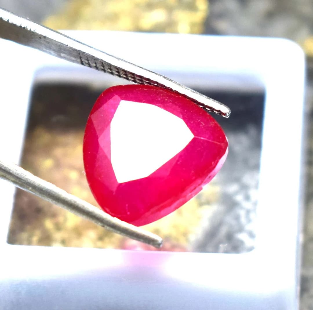 Natural Red Bixbite 9-11 Ct. Certified Trillion Cut Loose Gemstone ...