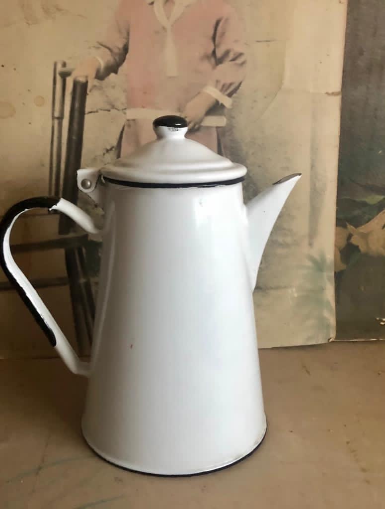 Antique Enamel Jug With Lid/antique Enamel Kitchen Decor/vintage White ...