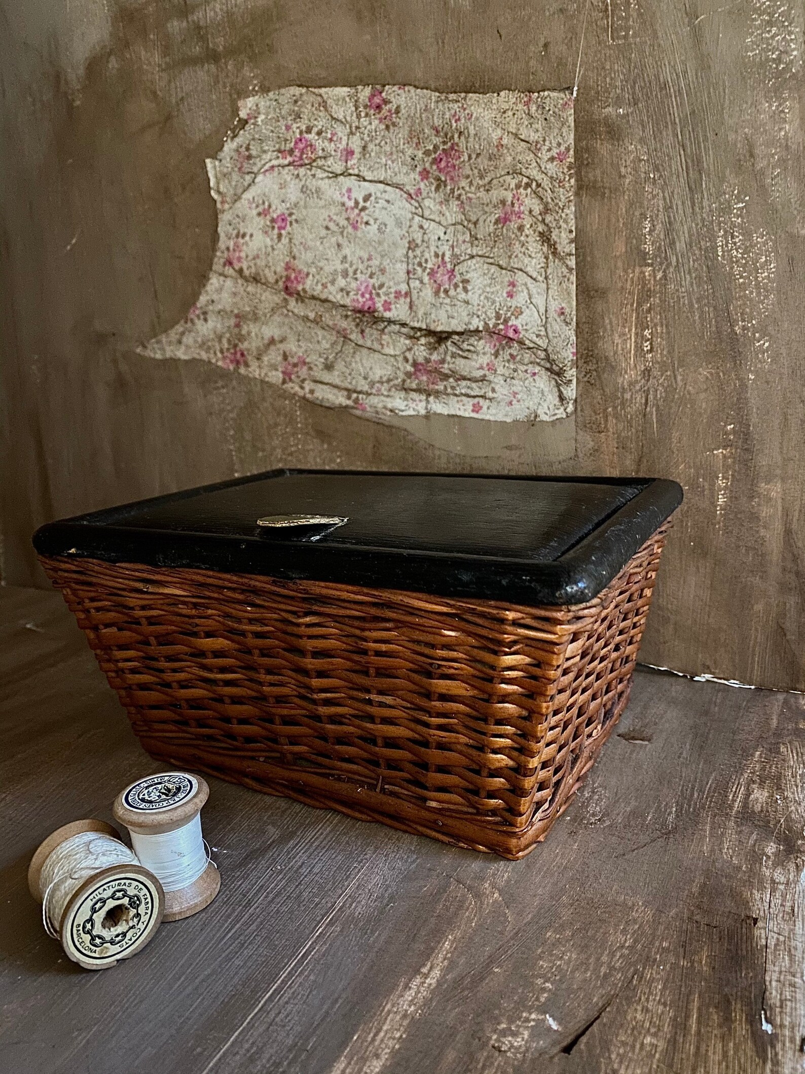 Vintage Sewing Basket/ Antique Sewing Basket With Sewing Kit - Etsy