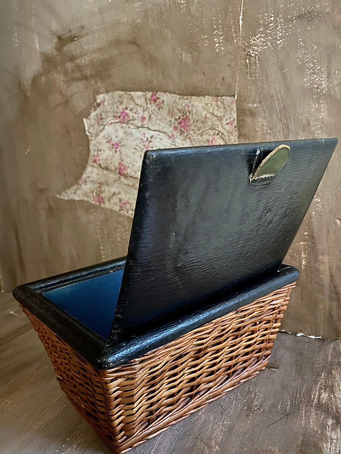 Vintage Sewing Basket/ Antique Sewing Basket With Sewing Kit - Etsy