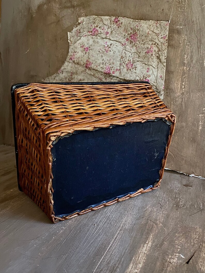 Vintage Sewing Basket/ Antique Sewing Basket With Sewing Kit - Etsy