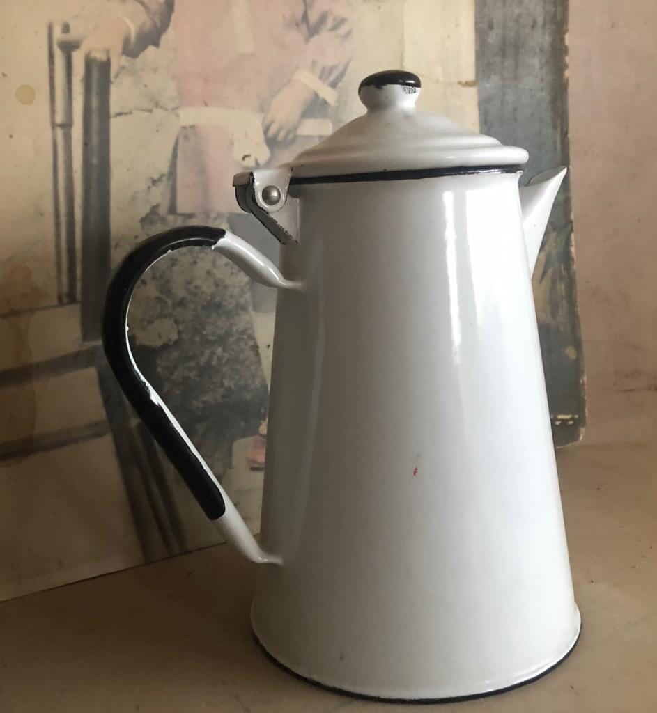 Antique Enamel Jug With Lid/antique Enamel Kitchen Decor/vintage White ...