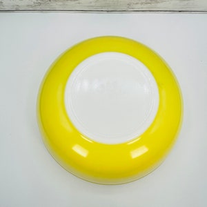 Vintage Pyrex Bowls Mid Century Dishes Farm House Table Primary Colors ...