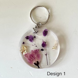Pressed, Dried Flowers Round Resin Keychains | Custom Flowers and ...