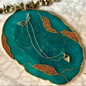 Resin Oval Geode Tray With Gold Details and Mini Crushed Metallic Glass ...