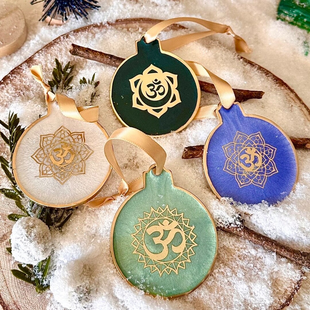 Handmade Resin Om Ornament: Gold Symbol, Custom Colors - Etsy