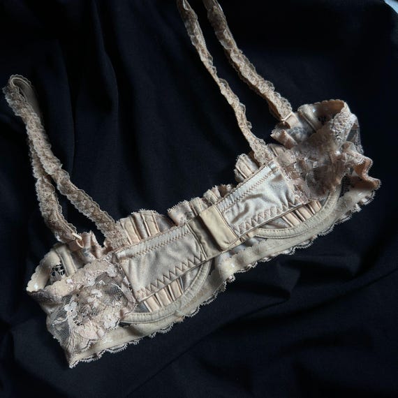 True Vintage 90s La Perla Lace Balconette Bra in Blus… - Gem