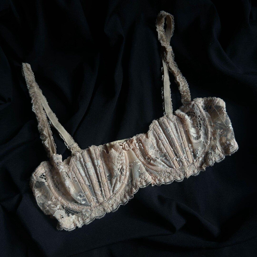 True Vintage 90s La Perla Lace Balconette Bra in Blush – Collector's ...