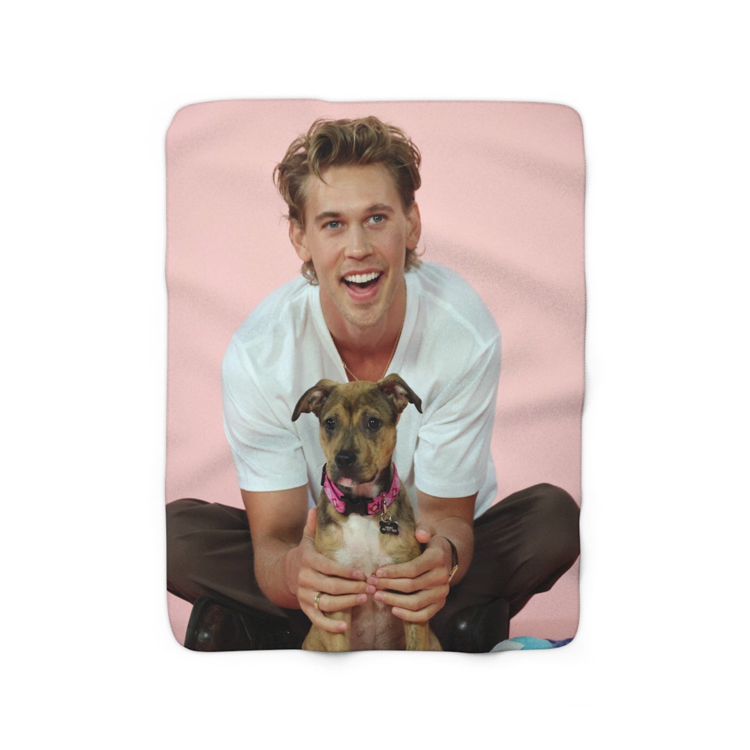 Austin Butler With Puppy Dog Sherpa Fleece Throw Blanket Austin Butler ...