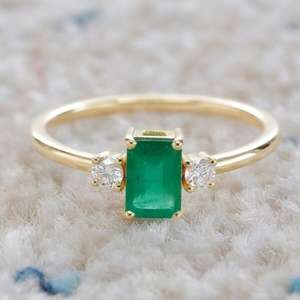 Emerald Gold Ring - Etsy