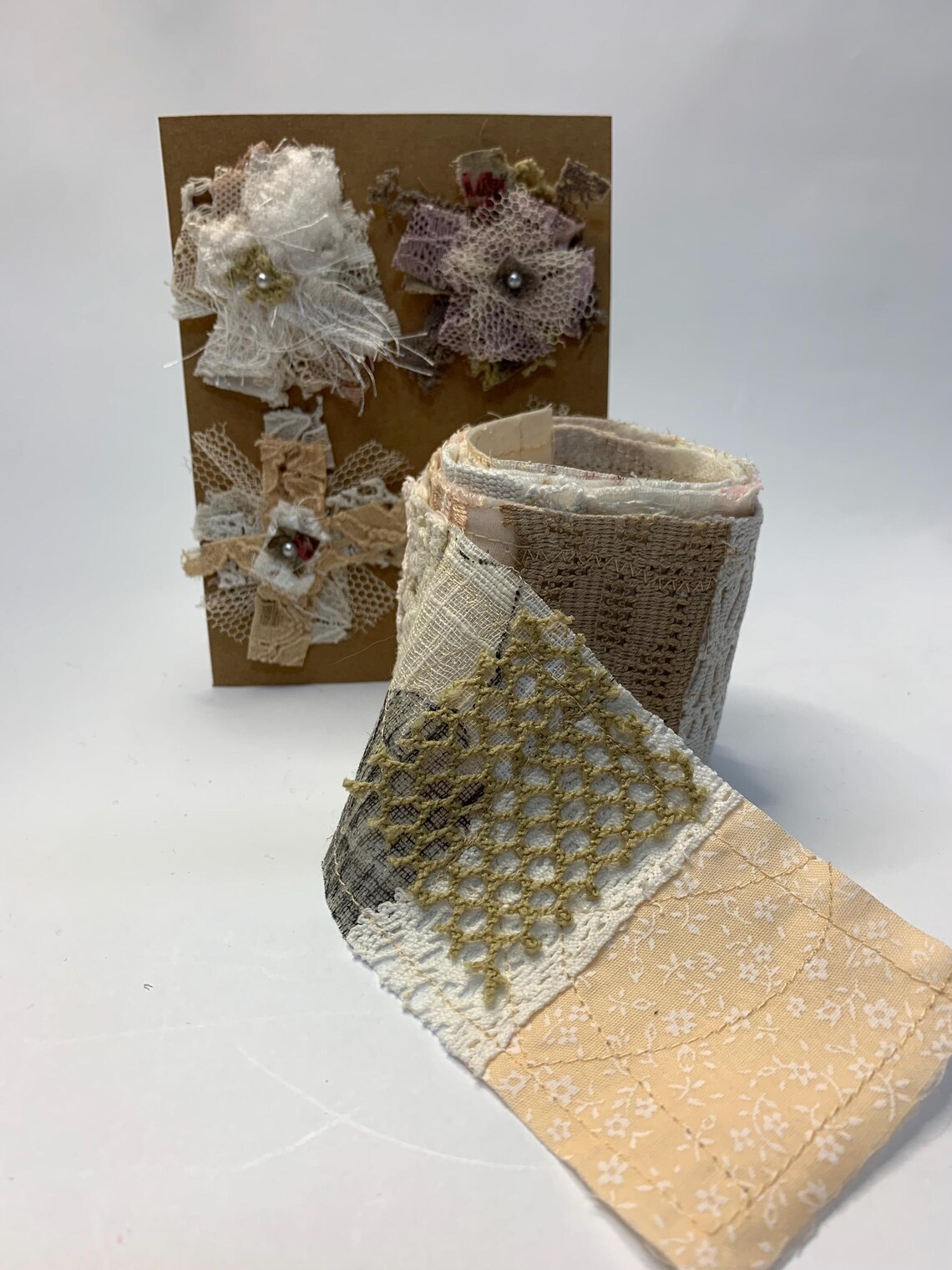 92cm X 7cm Shabby Chic Snippet Roll (1piece) & Set 4 X Fabric Cluster ...