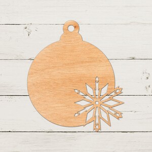 Snowflake Circle Tags SVG Bundle, Snowball Ornaments Christmas Tree ...