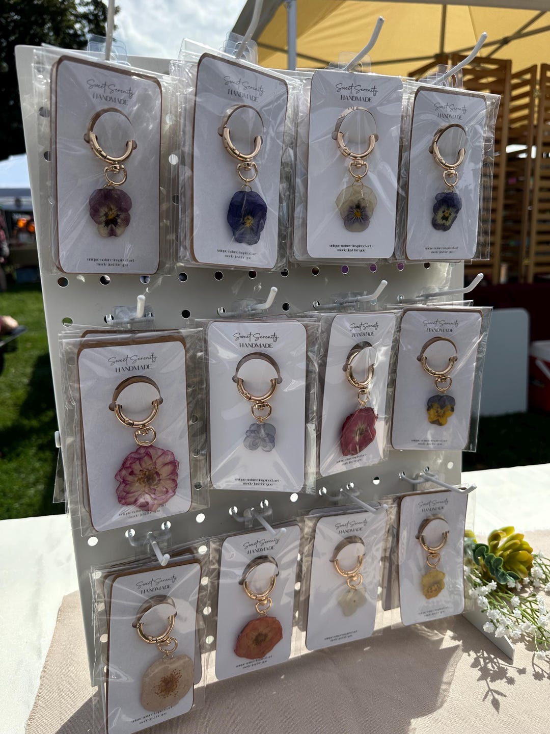 Real Pressed Flower Resin Keychain: Botanical Charm, Nature-inspired ...