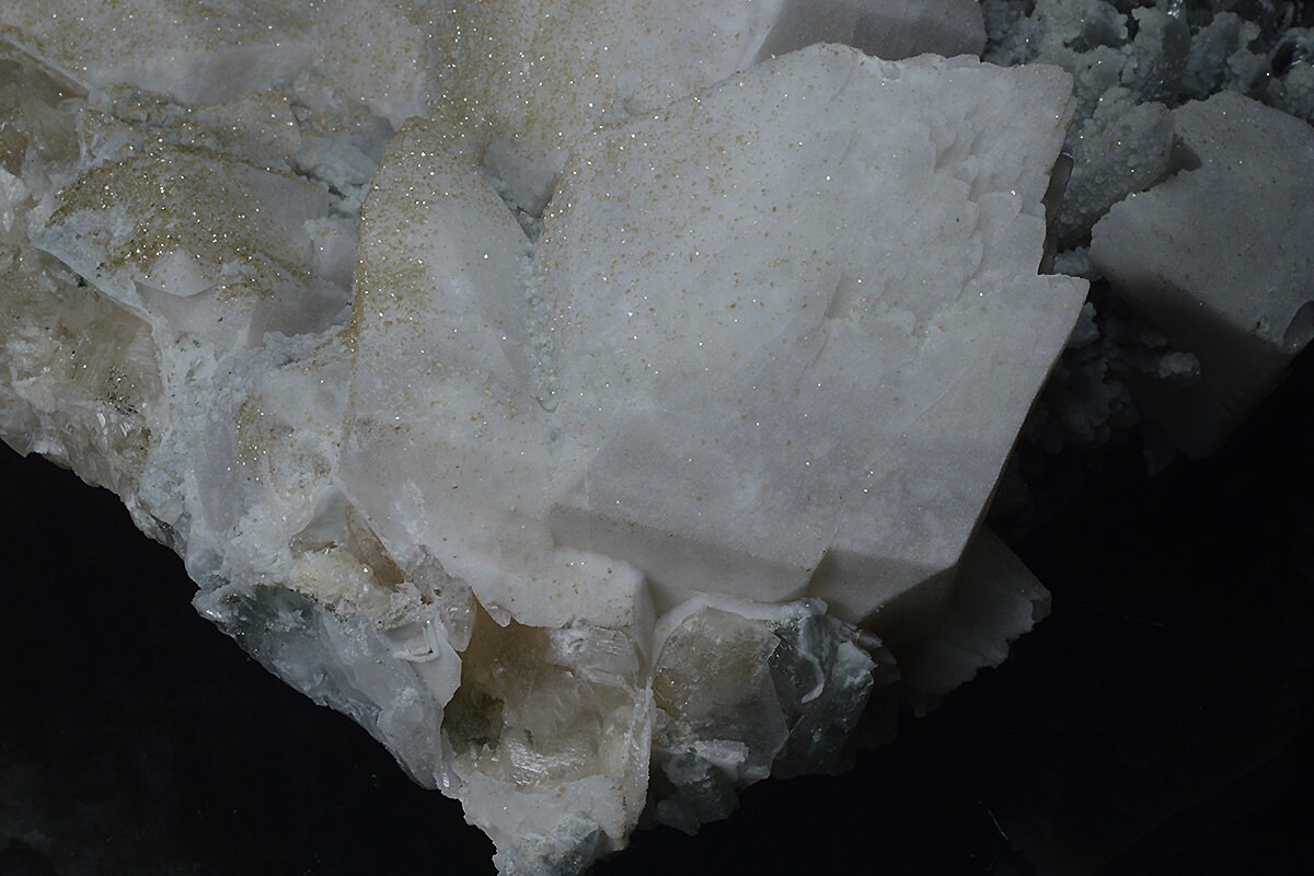 Rhombohedral Calcite on Quartz, Siderite - Etsy UK