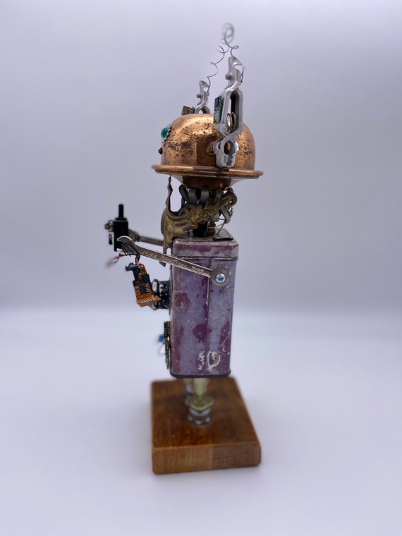 Assemblage ArtSteampunk Tin Body computer Bot Collectibles Figurines ...