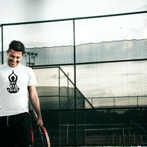 Encuentra tu centro SVG / Yoga Pose svg Namaste Loto espiritual Zen ...