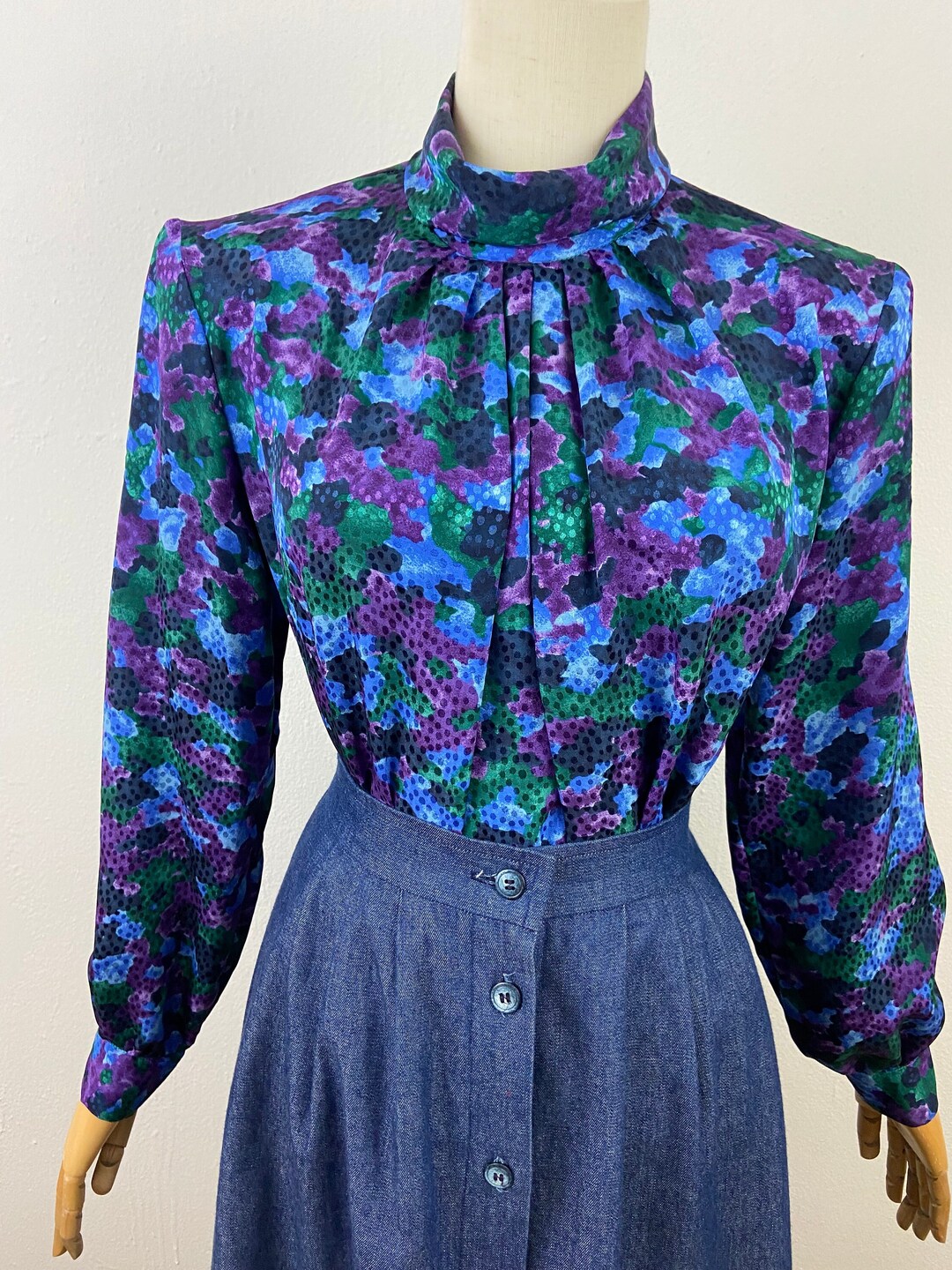 Vintage 80s Forest Colors Print With Ballon Sleeves and Rulled Hight ...