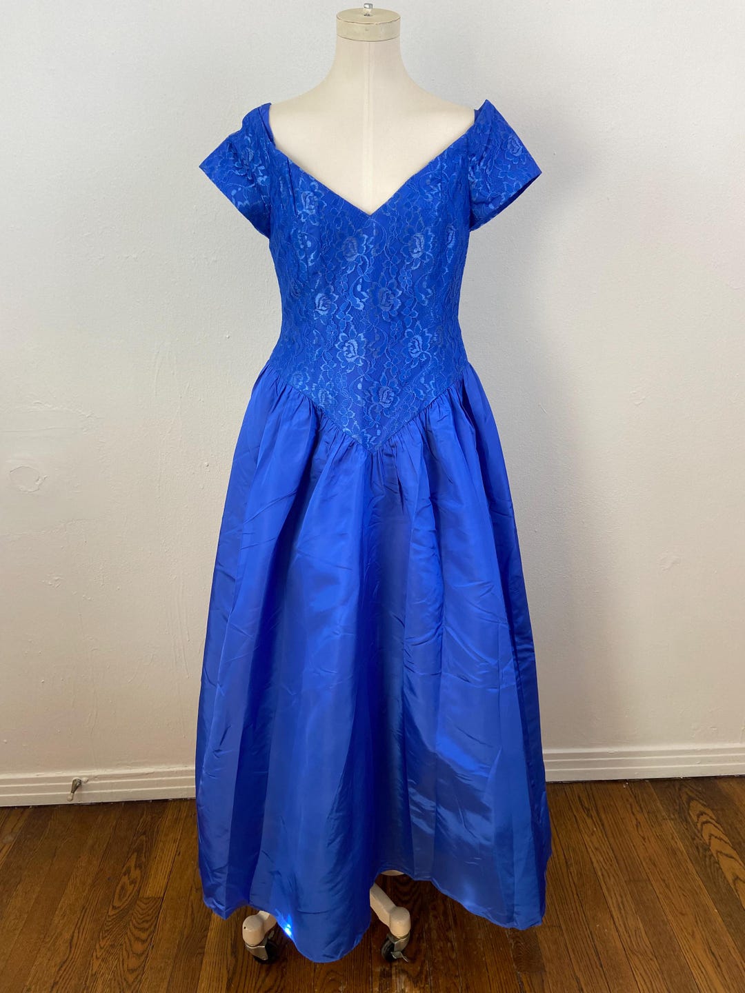 Vintage 80s Royal Blue Lace Body off Shoulder Bracelet Sleeve Flowy ...