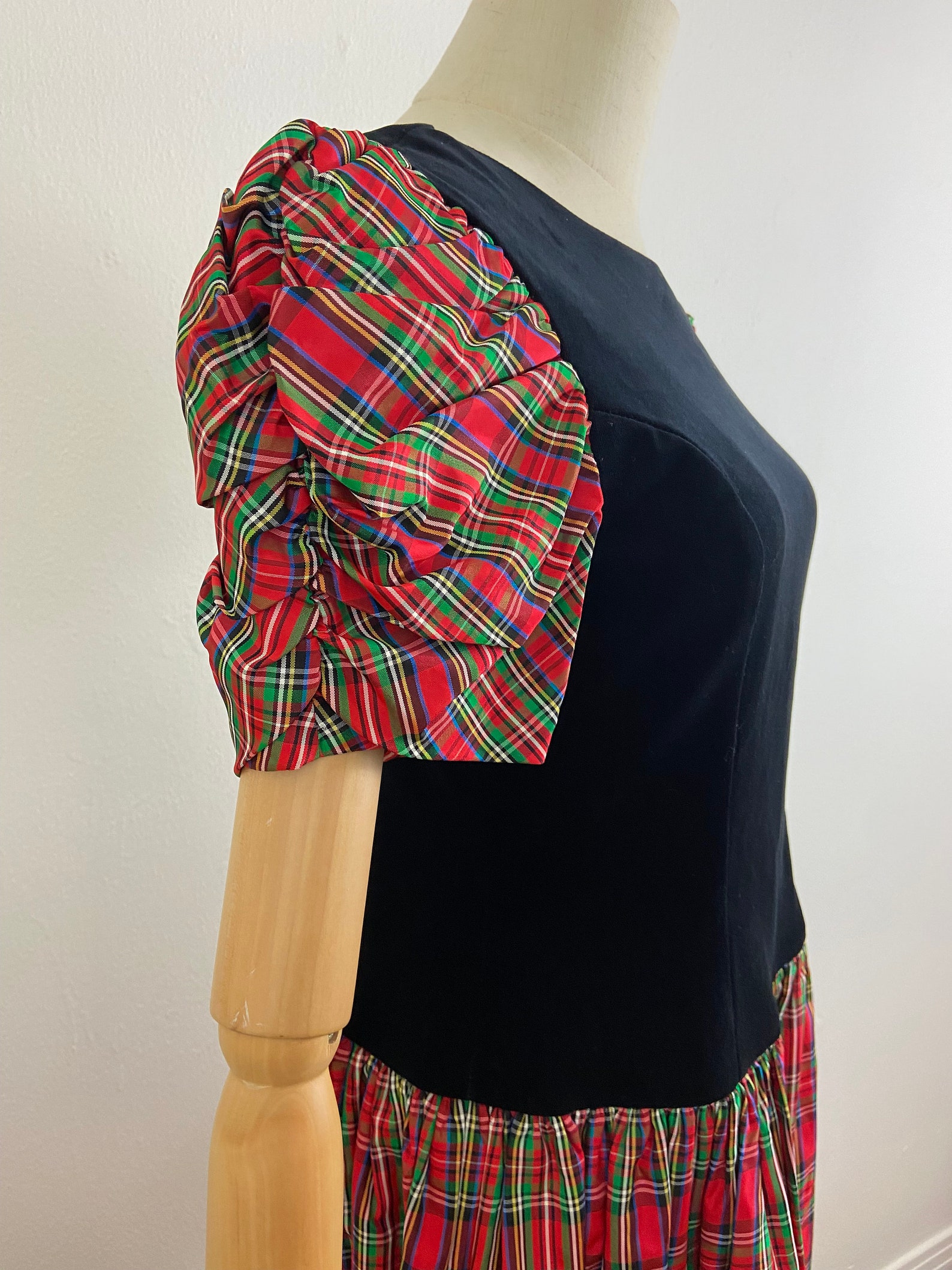 Vintage 80s Scottish Plaid Christmas Woman Dress With Velvet Top and ...