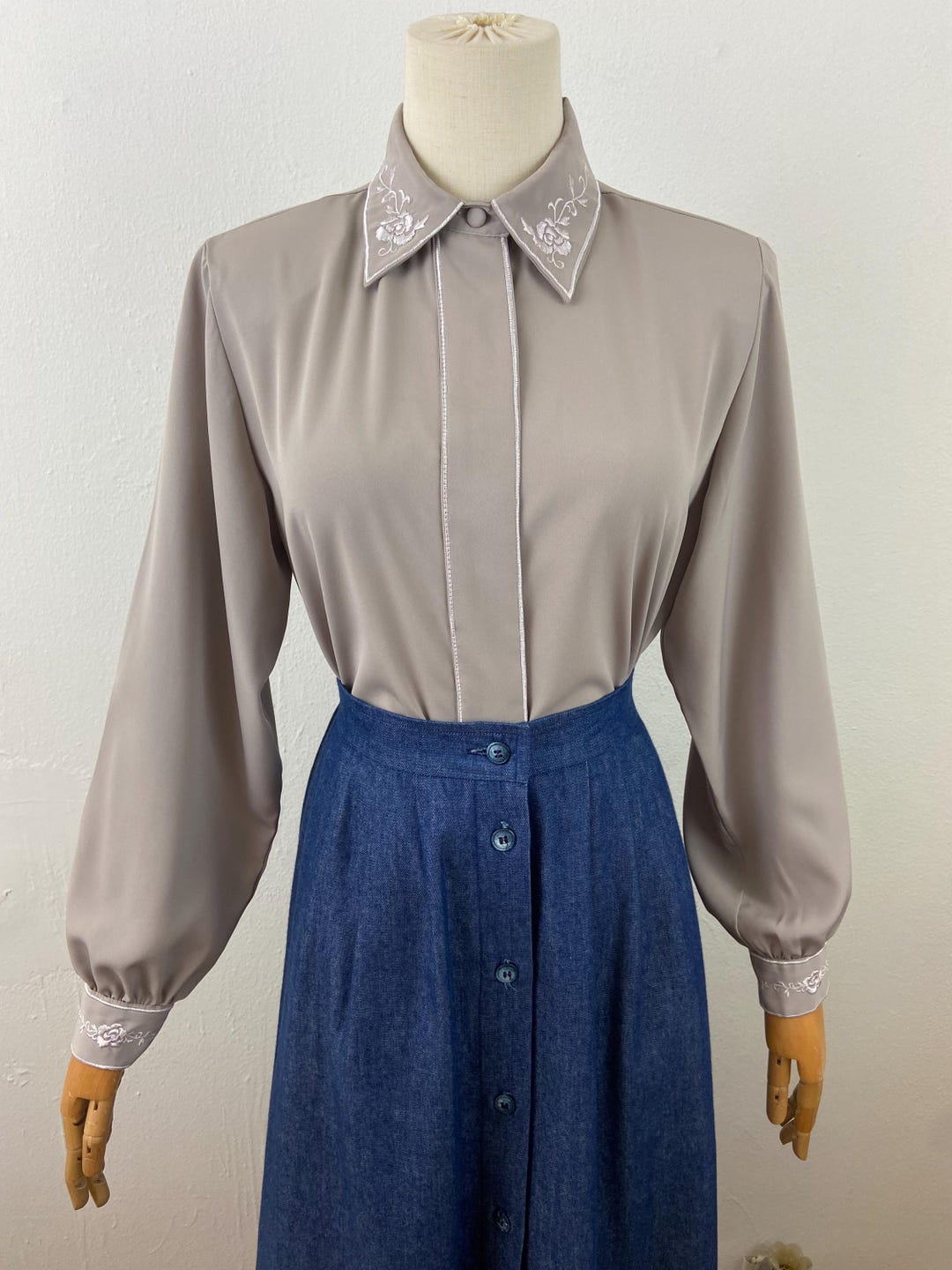 Vintage 90s Sand Color With Embroidery Flower Print in Collar Trim and ...