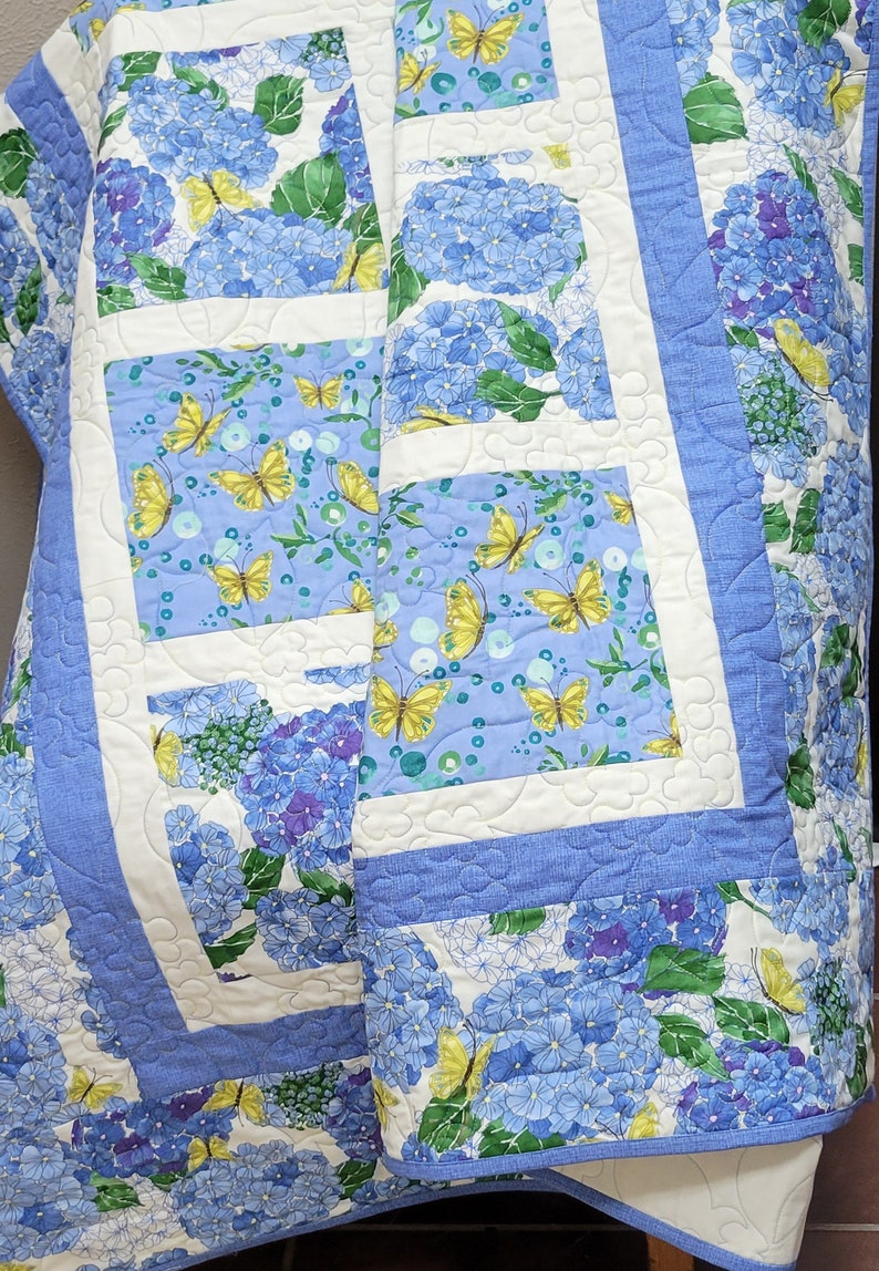 Hydrangea Print Quilt, Summer Patchwork Quilt, Floral Quilted Throw ...
