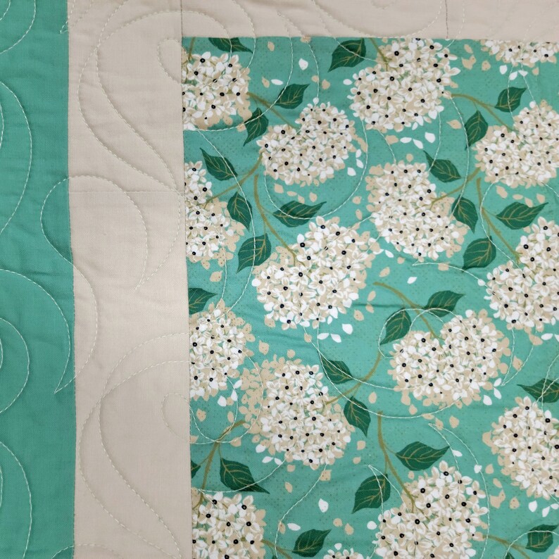 Hydrangea Print Quilt, Summer Patchwork Quilt, Floral Quilted Throw ...