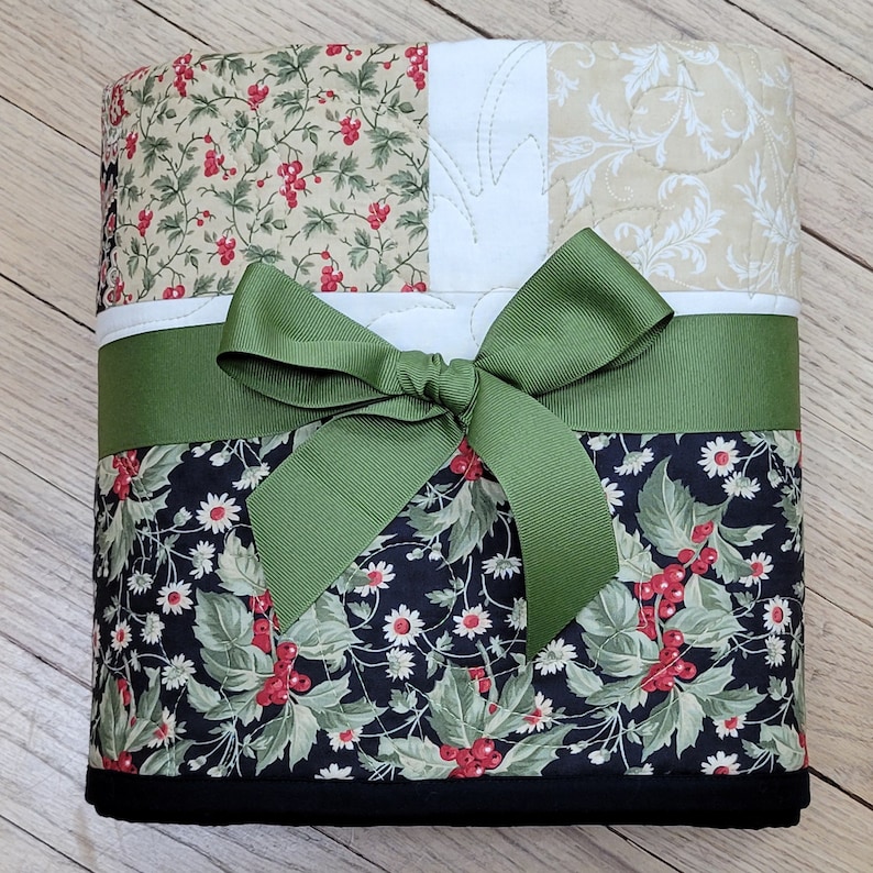 Traditional Christmas Patchwork Quilt, Handmade Throw Quilt, Quilted ...