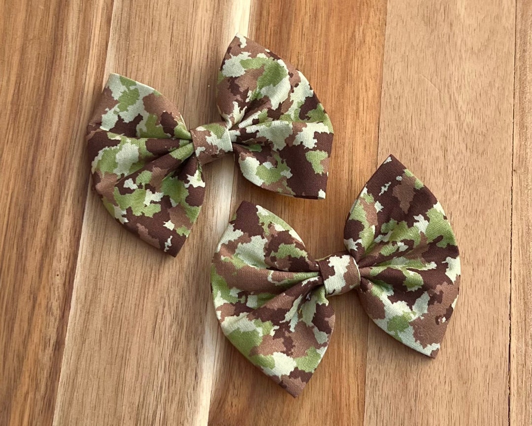 Camo Hair Bows: Pigtail Clips, Army Style - Etsy
