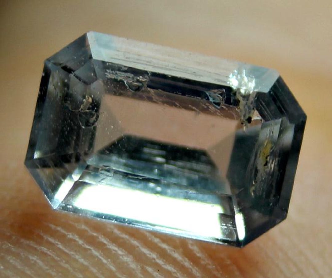 Rare Tenebrescent Color Change Scapolite - 1.50 Ct, Loop Clean, Gem ...