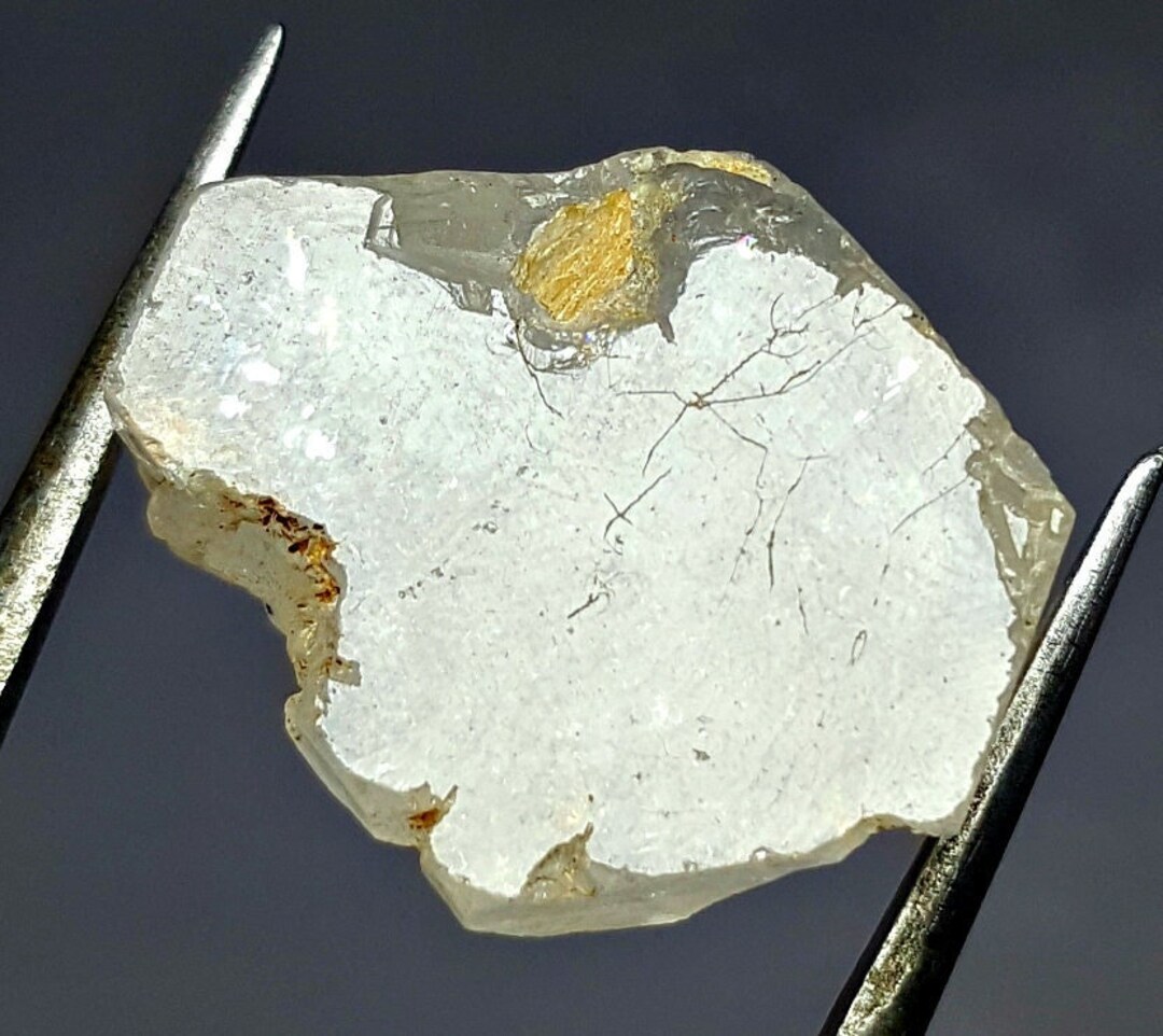 Unusual Quartz Crystal – 36.0 CT Transparent Gemstone From Balochistan ...