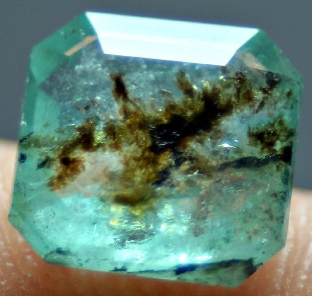 2.50 CT Green Emerald Gemstone, Chitral Pakistan- Top Quality ...