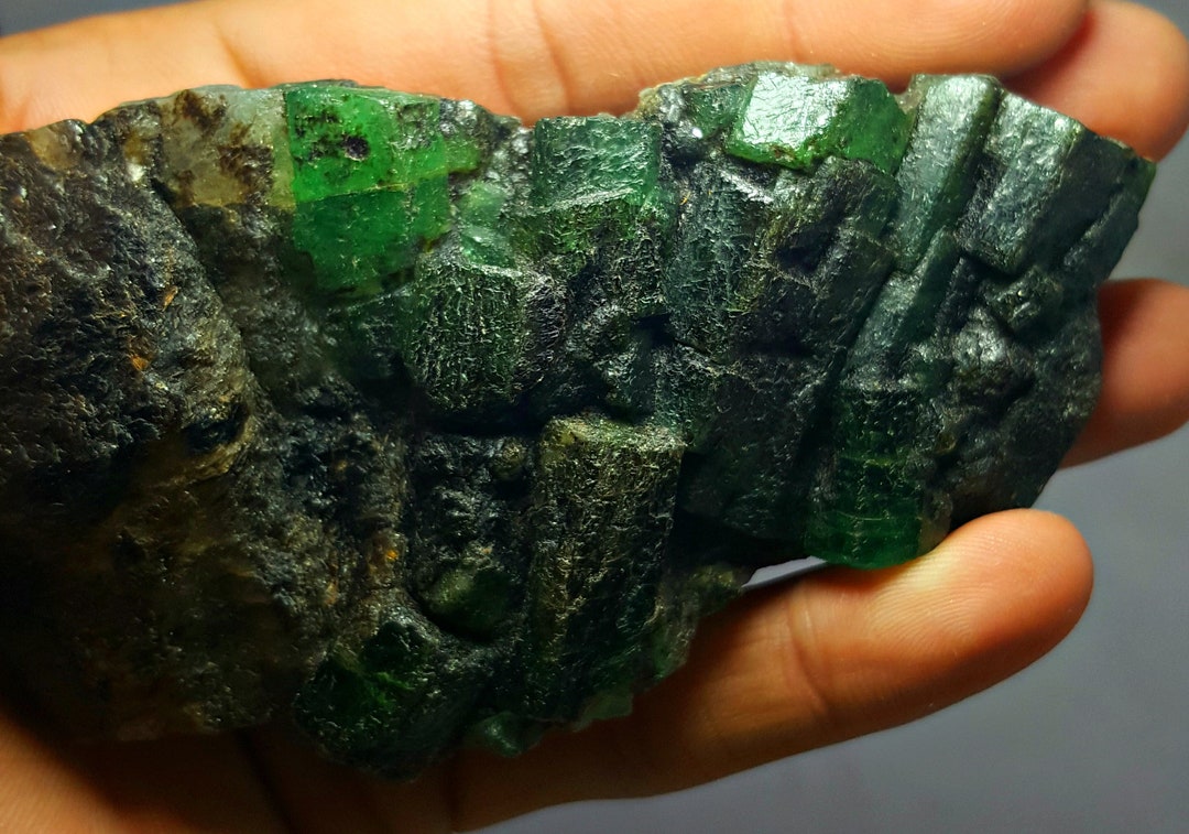 160.0 GM World Rare Big Size Green Color Top Emerald Crystals Clusters ...