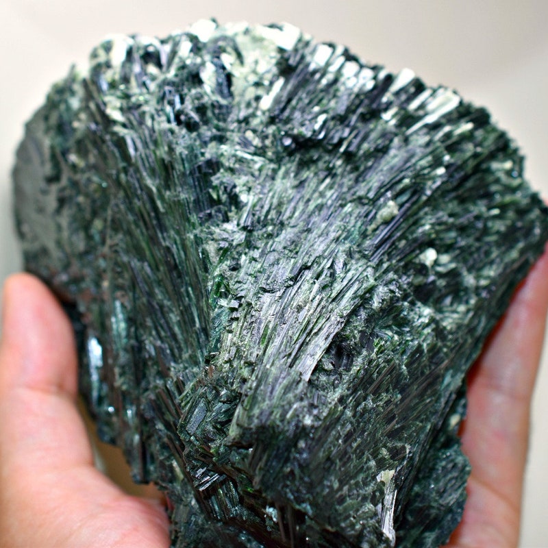Actinolite - Etsy