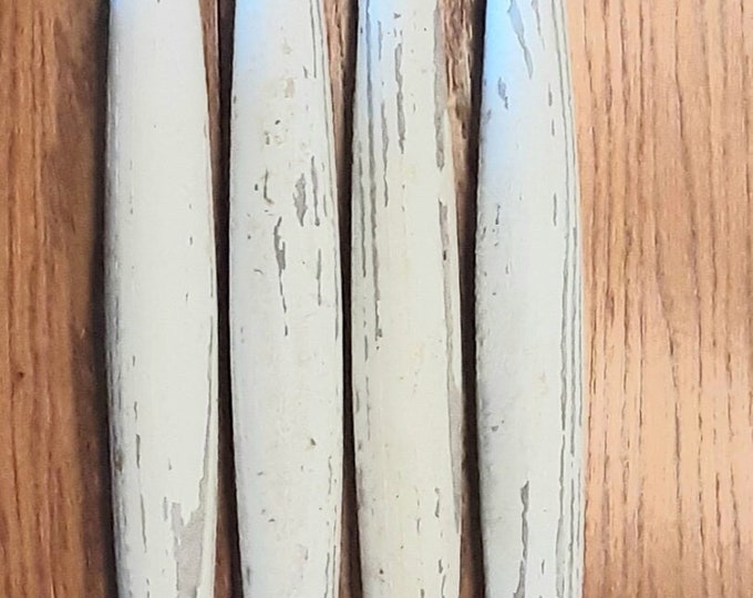 Salvaged Wood Spindles, DIY Chippy White Wood Spindles, Craft Spindles ...