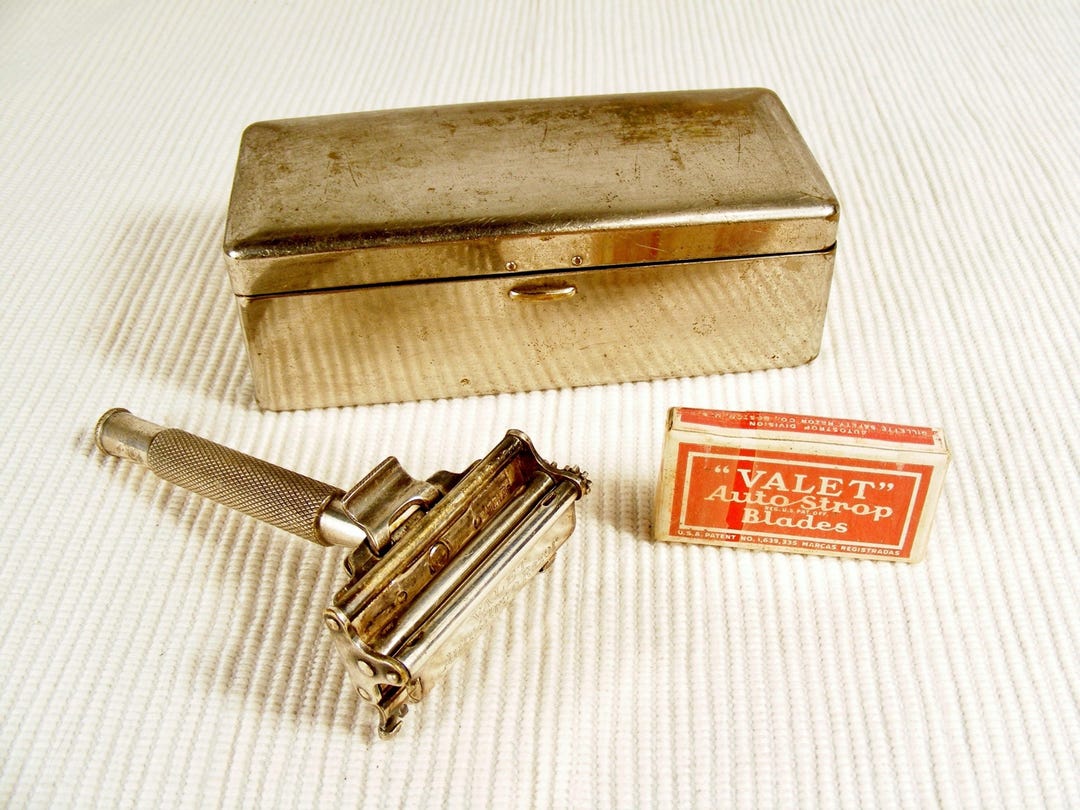 Vintage Auto Strop Safety Razor, Metal Case & Valet Razor Blades. 1920 ...