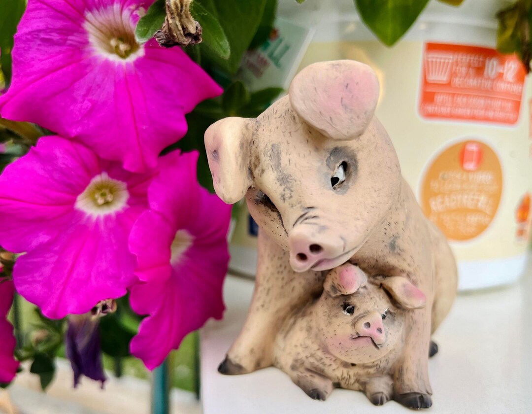 Vintage Collectible Hand Painted Pig With Piglet Figurine Made in Italy ...