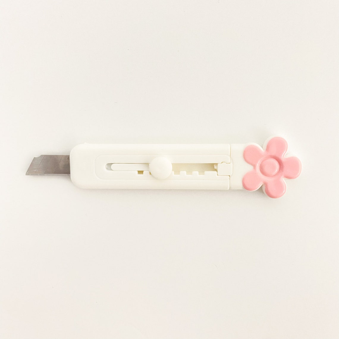 Daisy Utility Knife Box Cutter, Cute Box Cutters, Utility Knife ...
