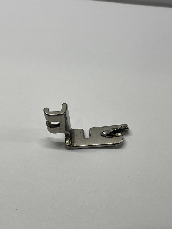 Featherweight 66 201 99 222 221 Vintage Original Singer Gathering Foot ...